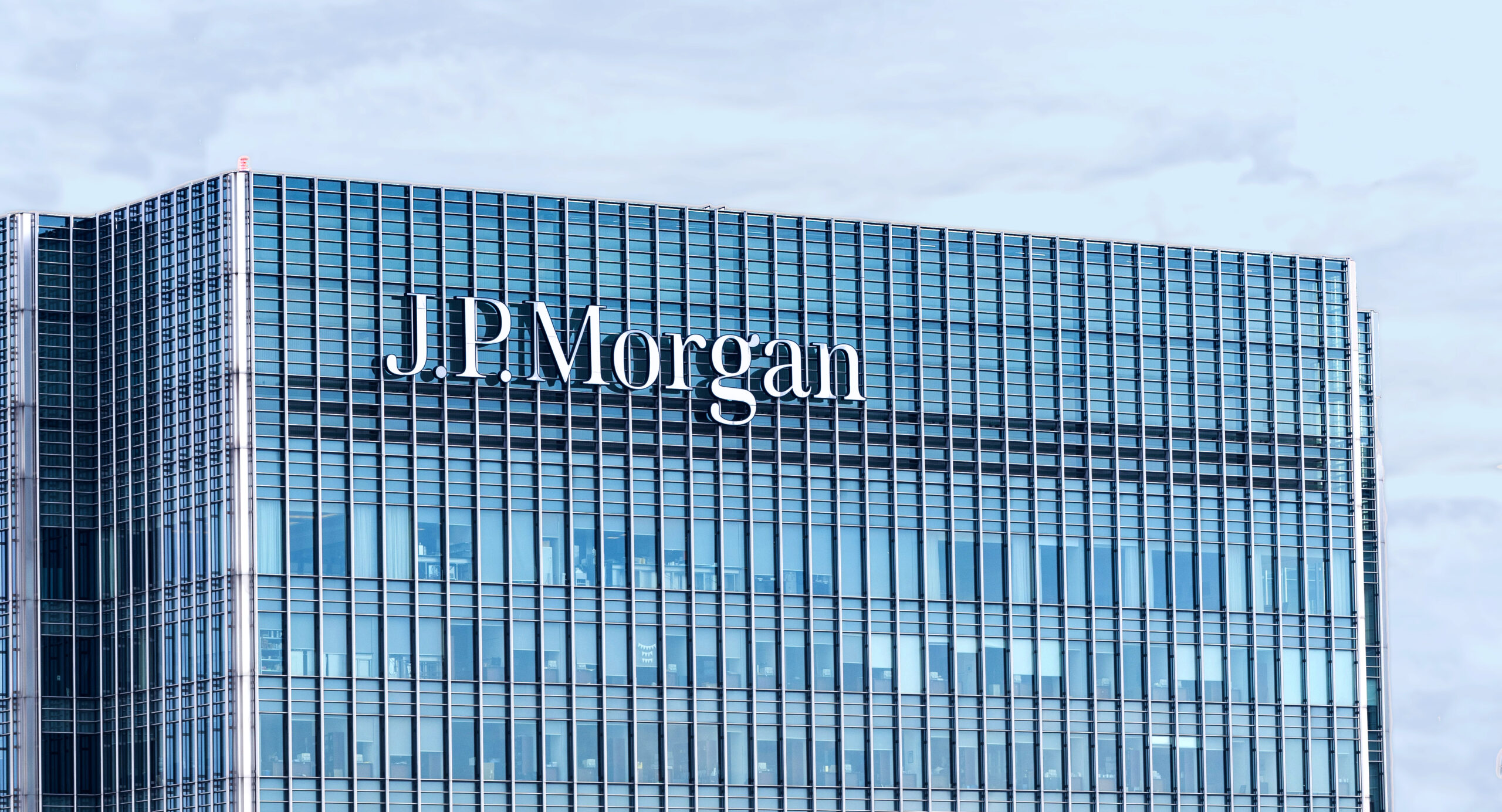 JPMorgan's JPM Coin Surpasses $1 Billion in Daily Transactions ...