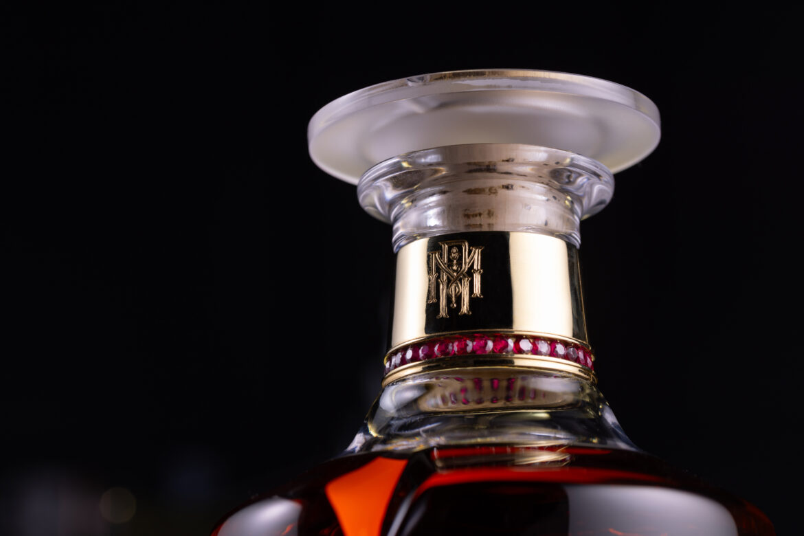 Midleton Very Rare Marks 40th Anniversary with NFT-Paired Crystal ...